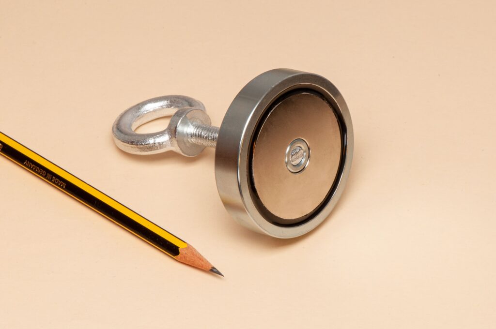 SM81 – D.58X12 Fishing Magnet Single Hole M8